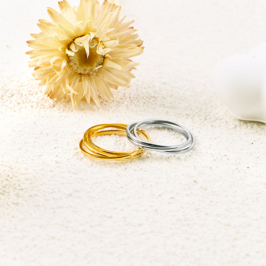 Dainty Interlocking Fidget Ring – Mint & Lily