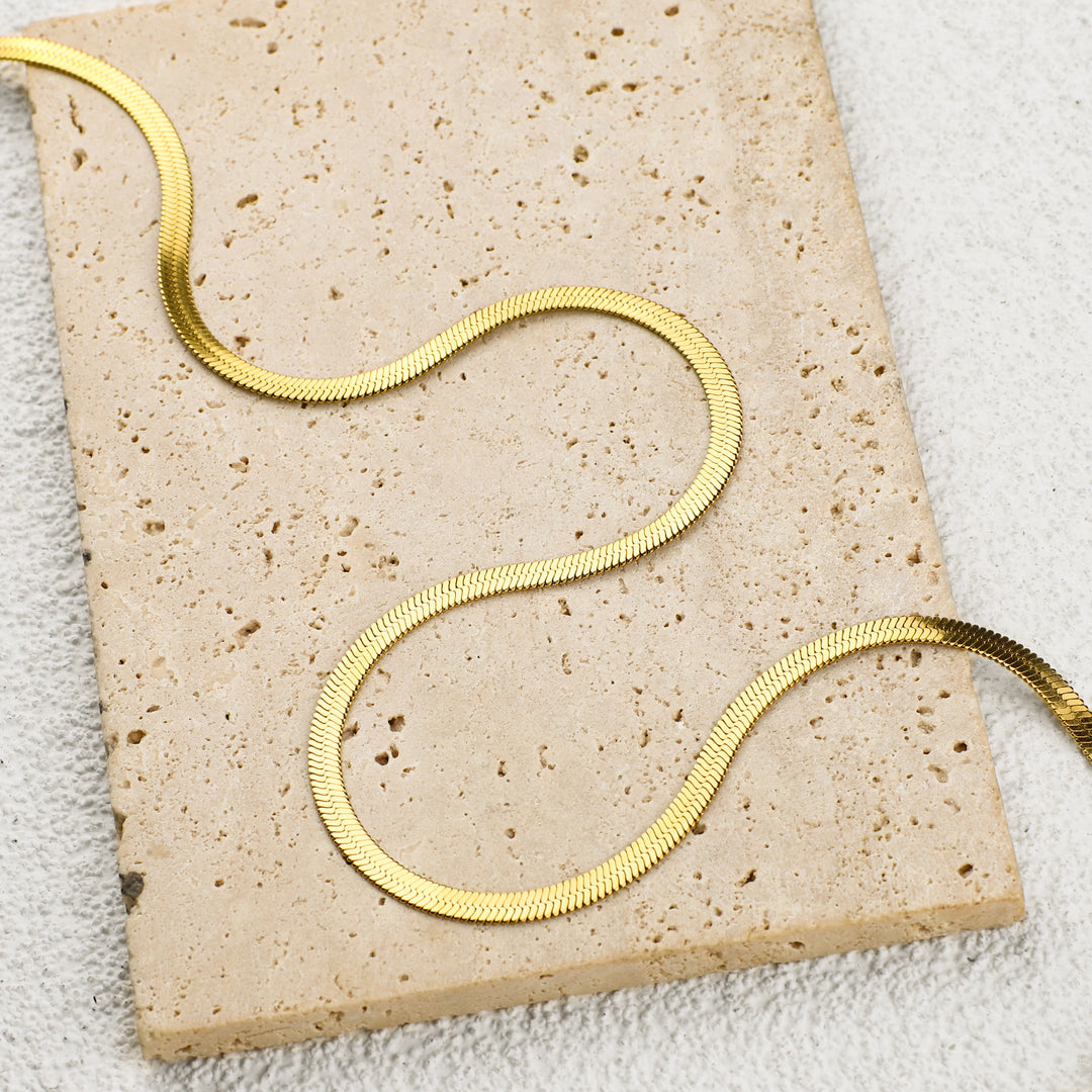 Herringbone Gold Chain Necklace – Mint & Lily
