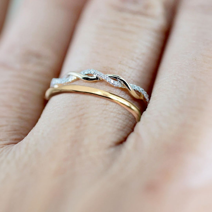 Dainty Pave Twist Stacking Ring – Mint & Lily
