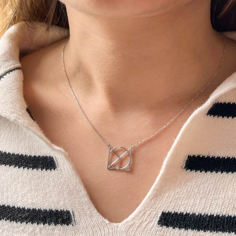 Minimalist Monogram Name Necklace – Mint & Lily