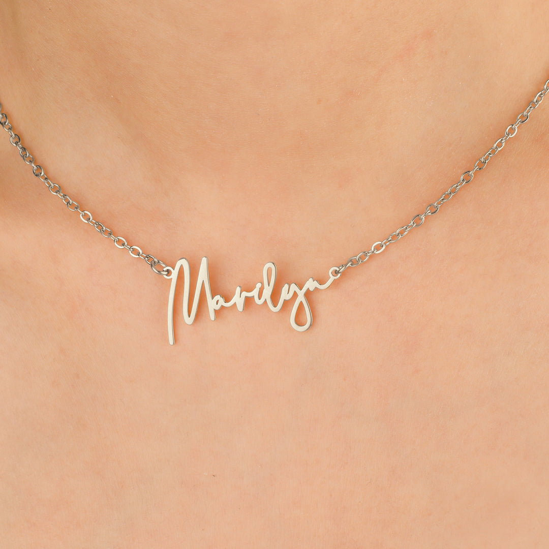 Monroe Name Necklace – Mint & Lily