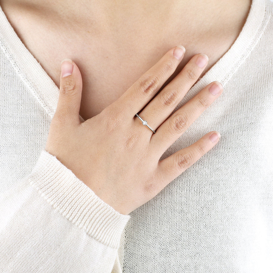 Tiny Diamond Ring – Mint & Lily