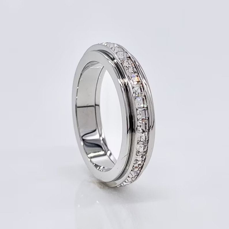 Crystal Statement Spinning Fidget Ring – Mint & Lily